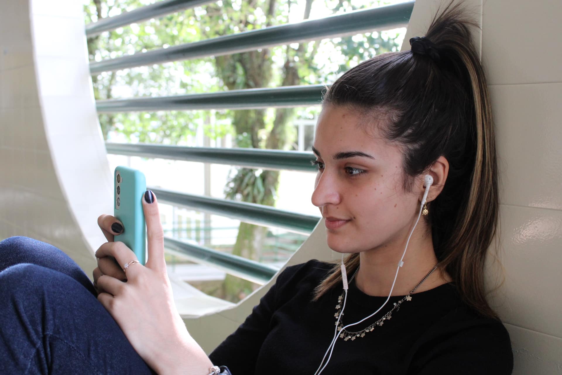 Uso incorreto de fones de ouvido causam perda auditiva entre os jovens ...